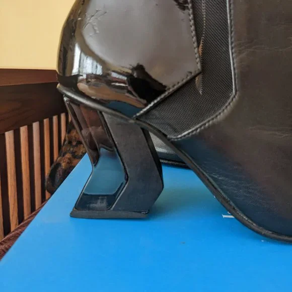 RARE Fluevogs black Slant ankle boots size 6